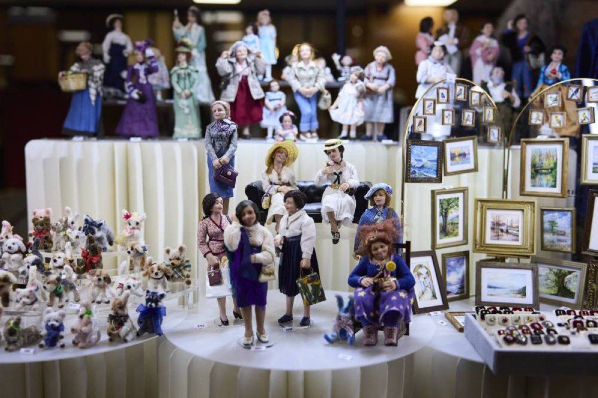 In Troubled World, Grown-Ups Find Joy in Doll's Houses and Miniature ...