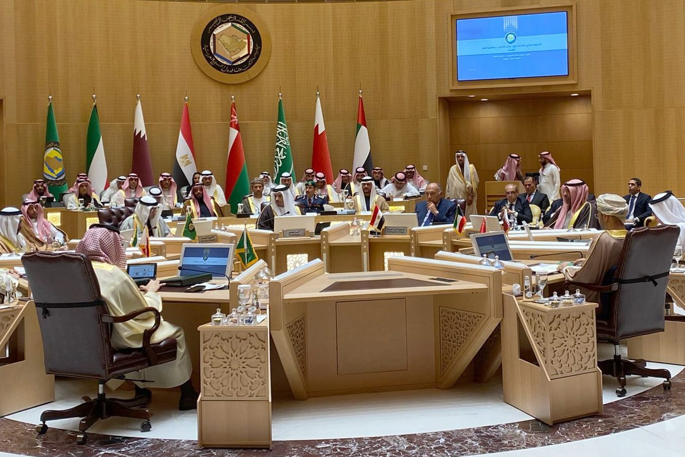 Oman Joins Talks on Gulf Economic Unity - The Khaleej Telegraph
